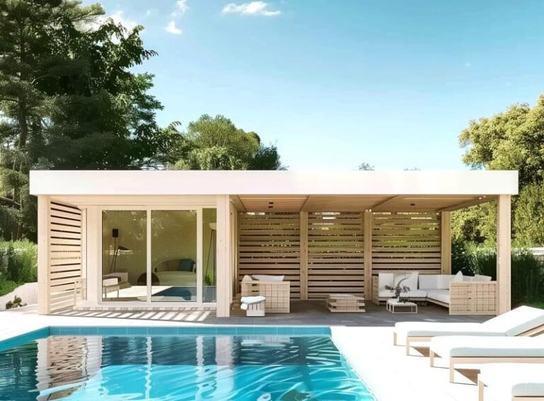 Moderne Lounge-Poolhäuser aus Holz und Pool-Pavillons mit Holz-Lamellen ...